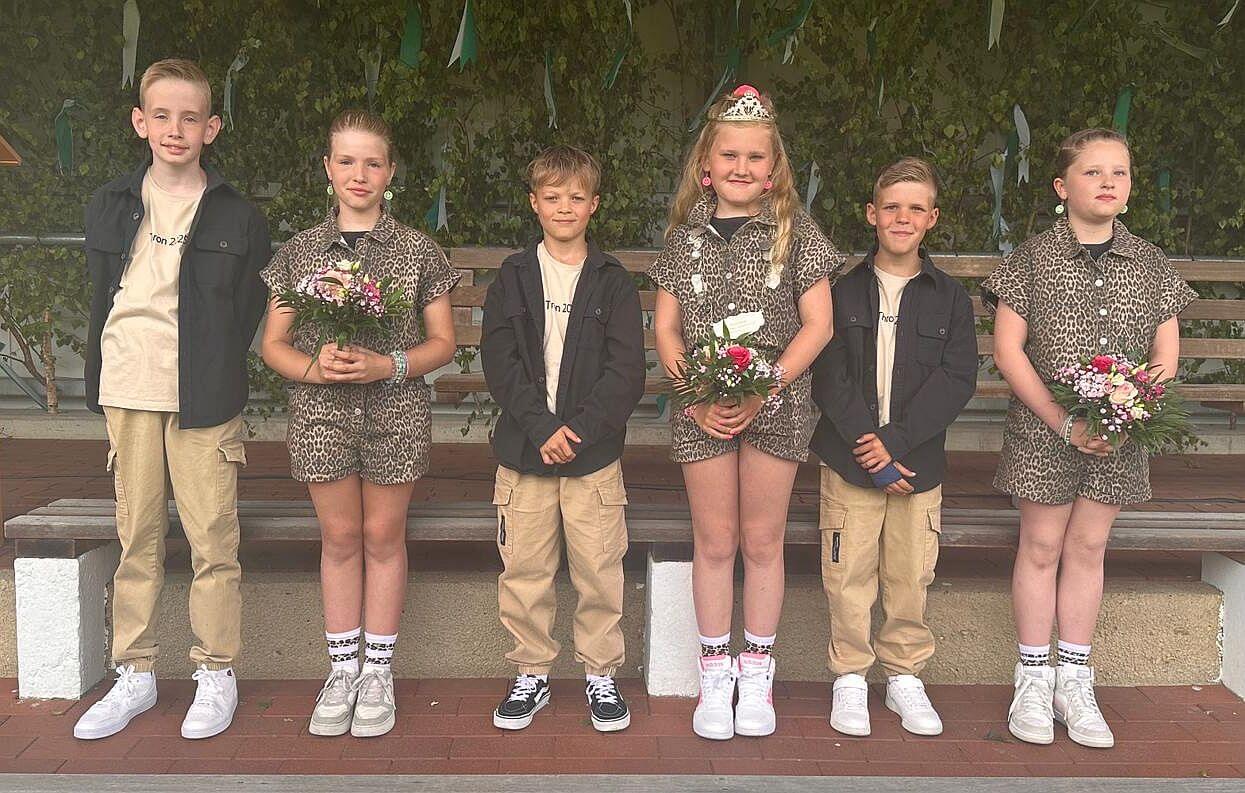 Schützen jubeln Kaiser Franz-Josef Lüken zu | Höltinghausen